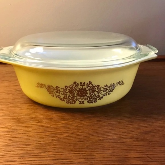 Pyrex | Kitchen | Vintage Pyrex Promotional Casserole With Clear Lid ...